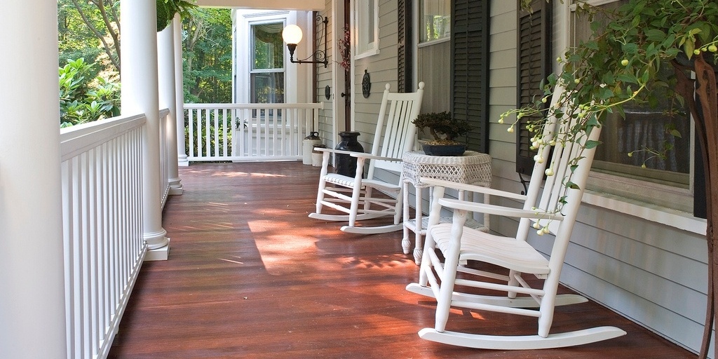 8 Landscape Staging Tips To Add Curb Appeal